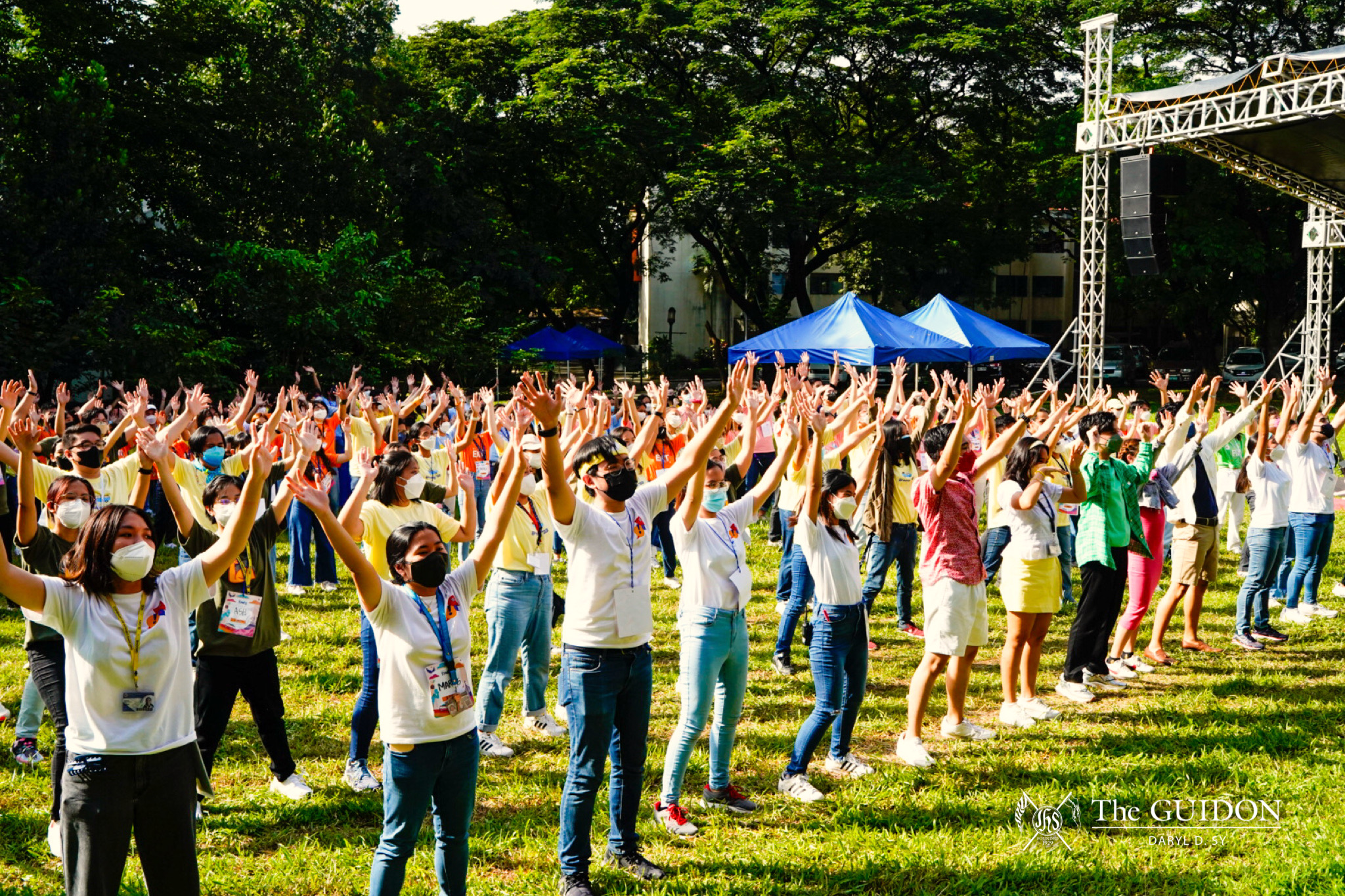In welcoming display, LS community greets 2600 freshmen in OrSem Tindig