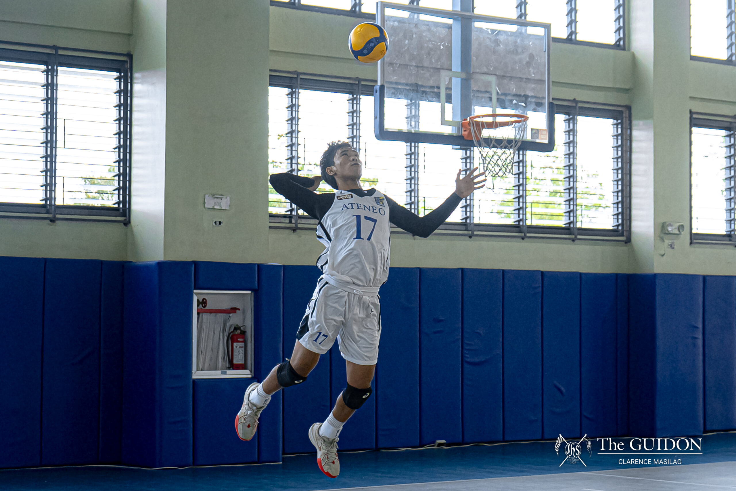 Blue Eagles falter against UST Golden Spikers in straight sets
